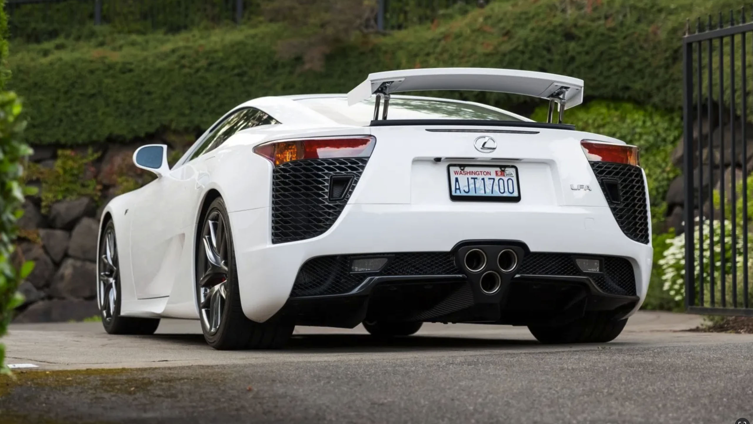 Buy this 4,400-mile, V10-engined Lexus LFA, win at life | Top Gear